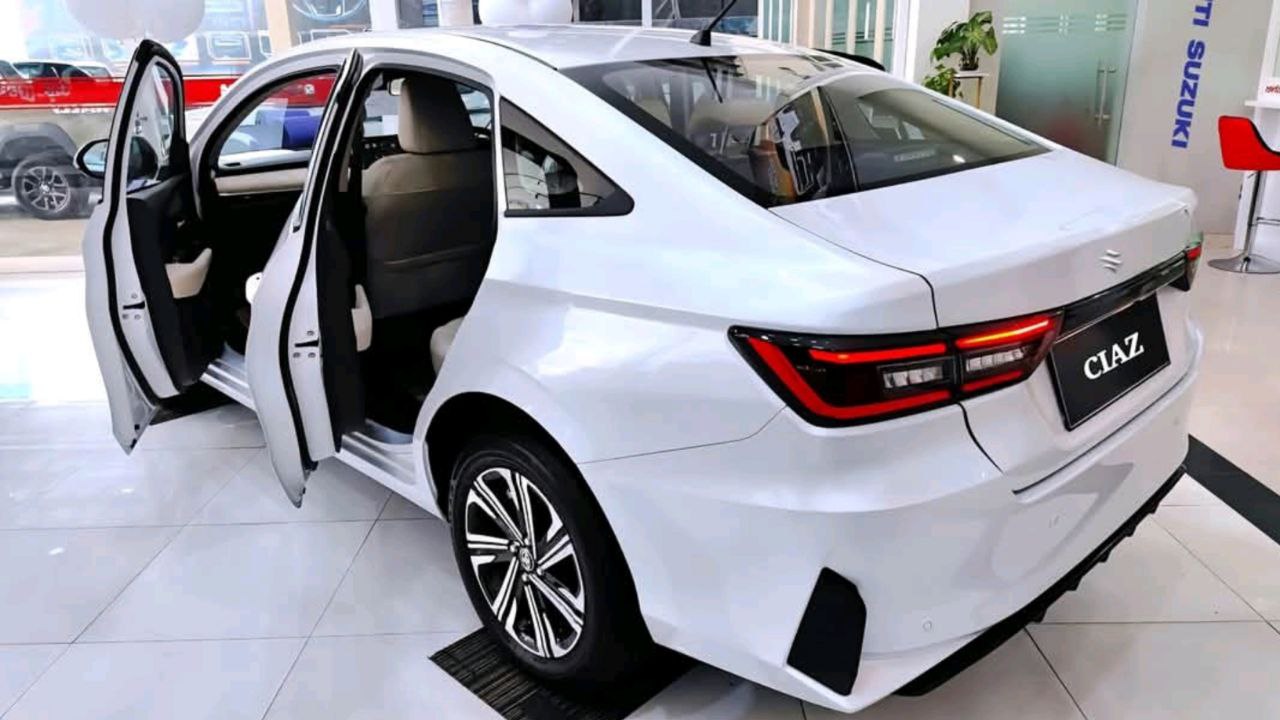 Maruti Ciaz 2025 Launches with 35 kmpl Mileage, Premium Looks, and ₹6 ...