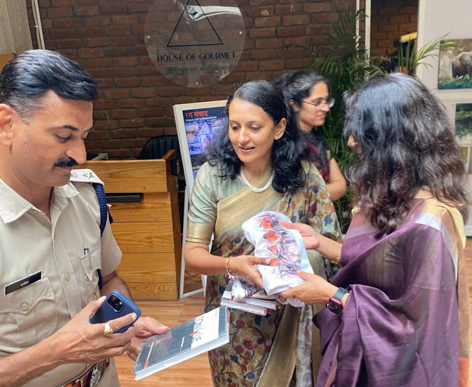 Colourful Opening of ‘Rang Samvad’ in Udaipur – Rachna Damani’s Art ...