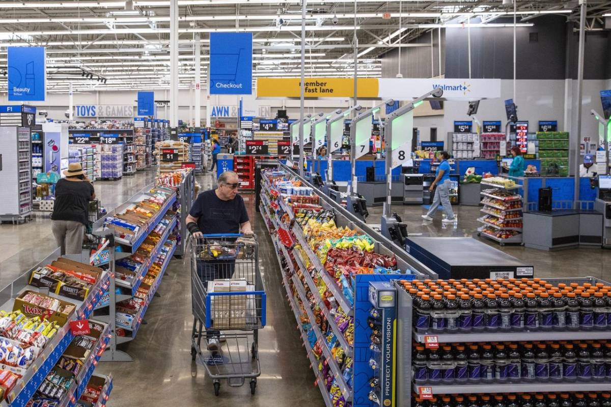 Walmart Continues to Outperform Target as Retail Sector Faces ...