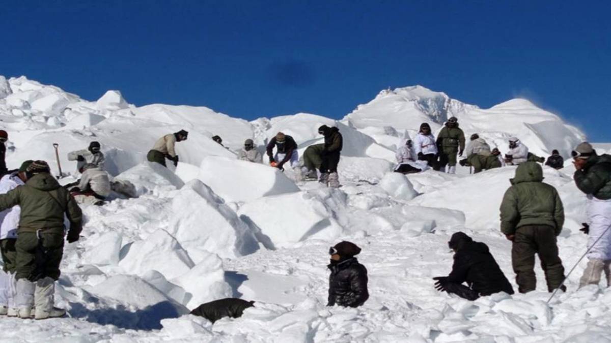 Three Soldiers Martyred in Avalanche at Siachen Glacier, Rescue ...