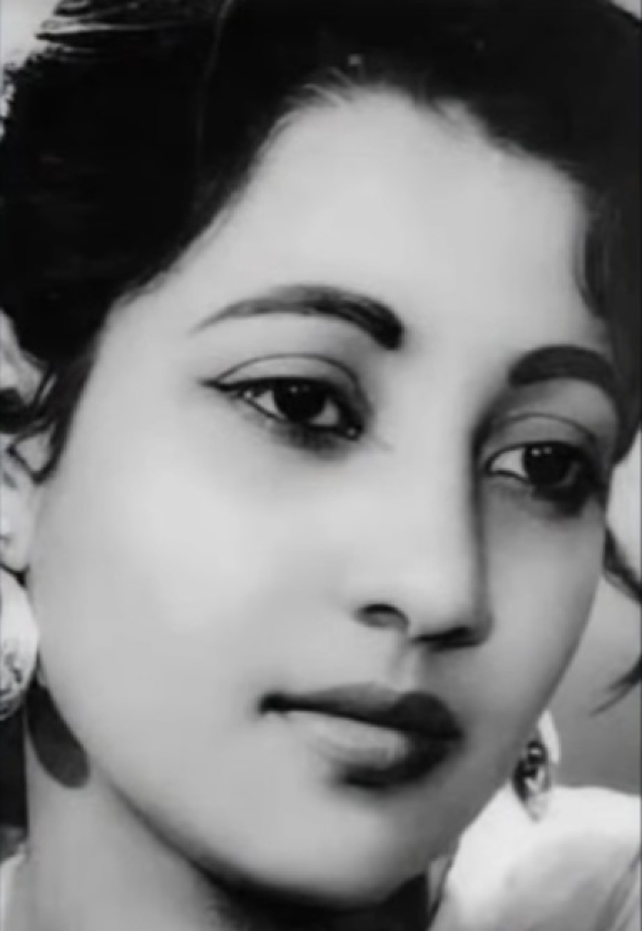 Bollywoods Jaggu Dada Pays Tribute to Legendary Actress Suchitra Sen