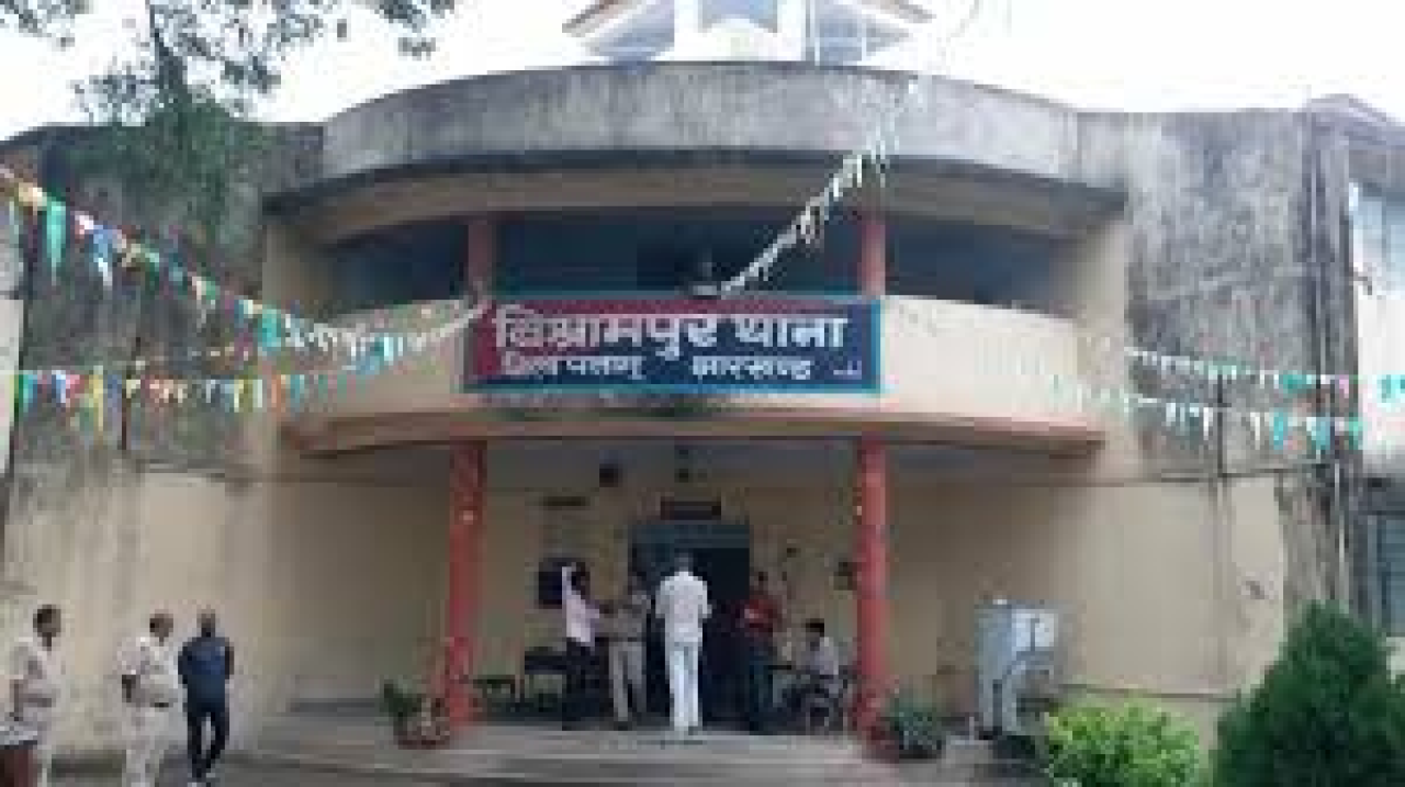 Shocking Discovery: Partially Burnt Body of Young Man Found in Palamu