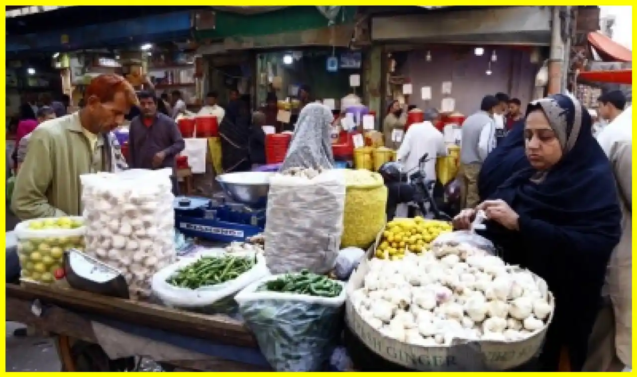 Traders Protest Against Smart Lockdown in Peshawar Amid Rising Inflation