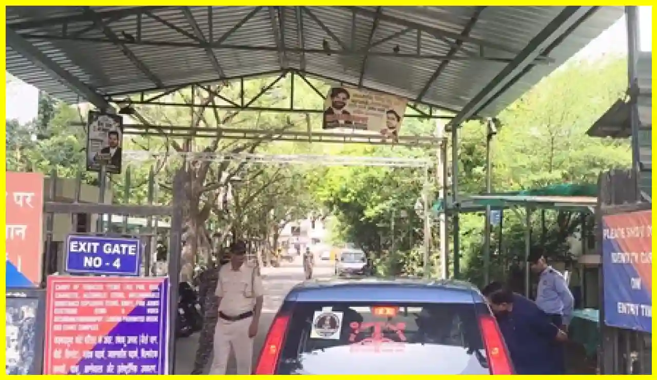 Fire Breaks Out at Karkardooma Court in New Delhi, Fire Department ...